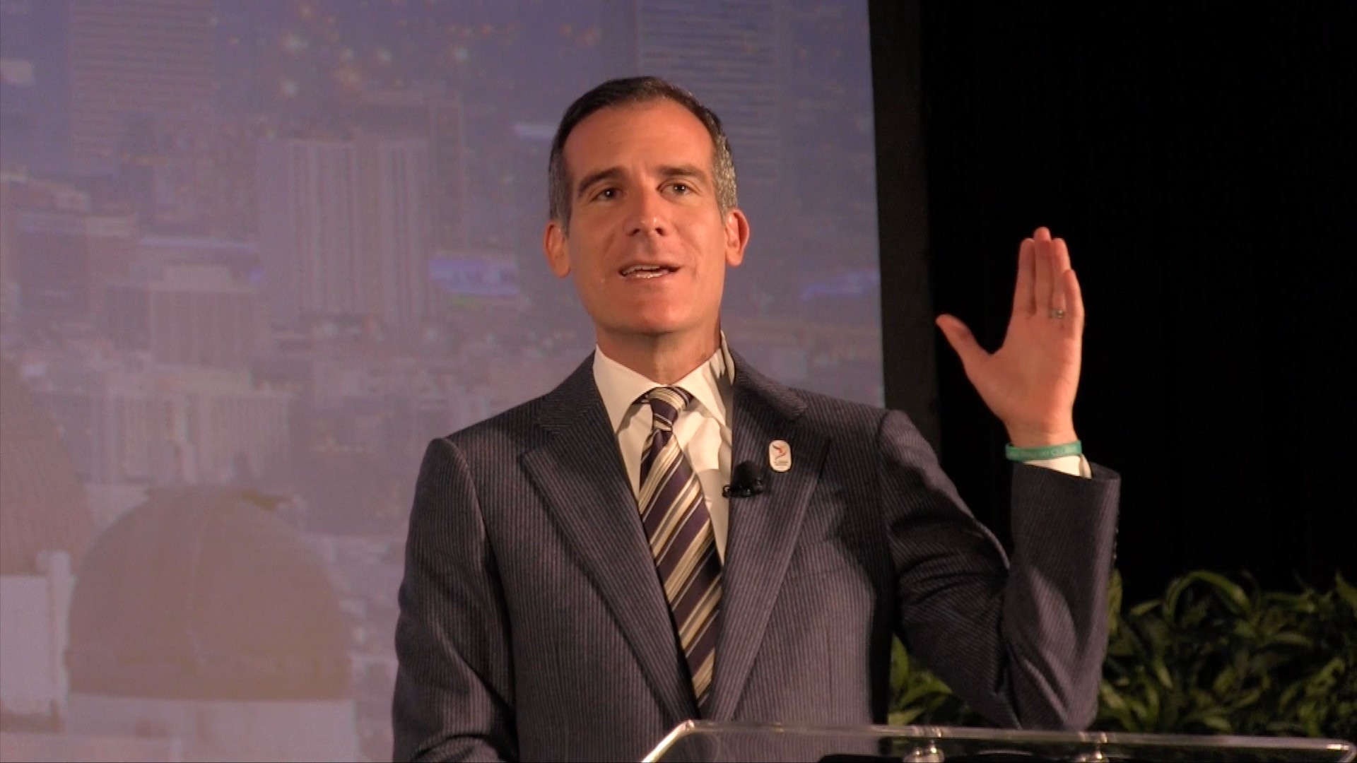 LA Mayor Vows to Fight Trump Administration Attempt to Strip ‘Sanctuary ...